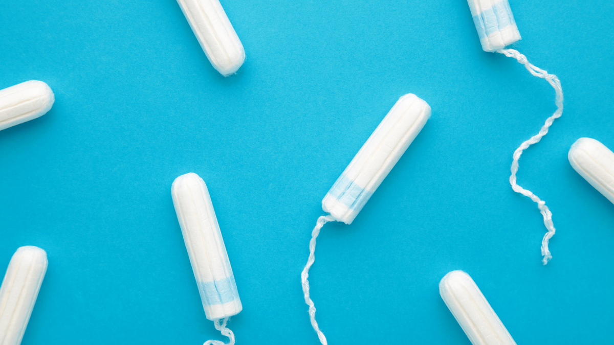 Wearing a Tampon in a Sauna – Sweat Decks